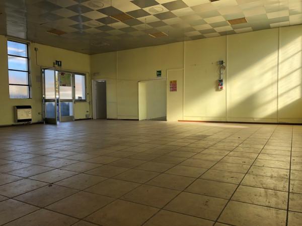 Capannone in affitto a Sesto Calende