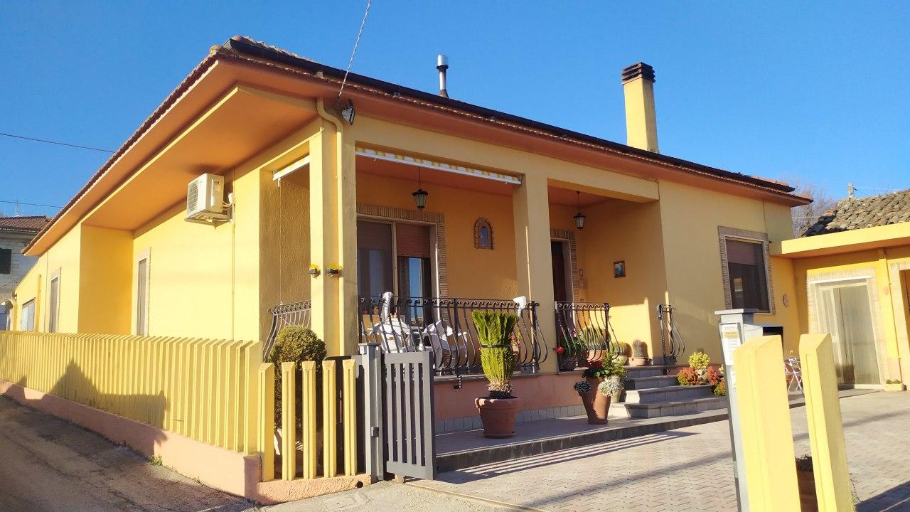 Villa in vendita a Rosciano