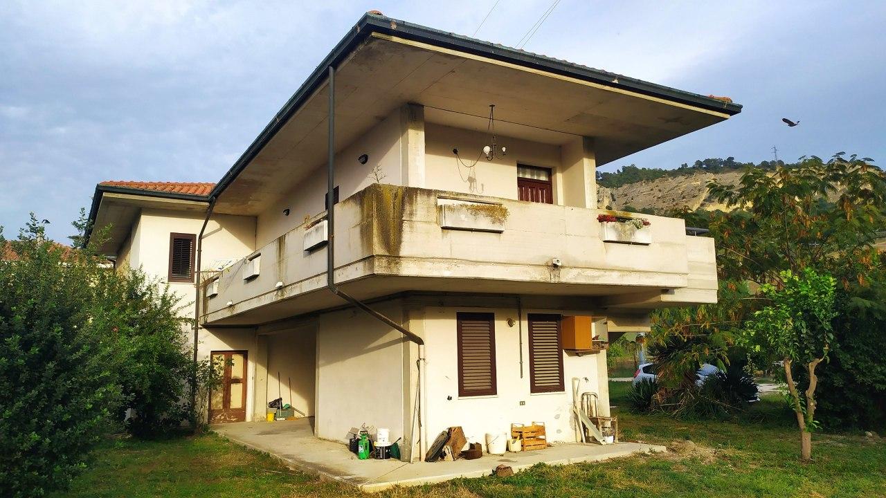 Casa indipendente in vendita a Turrivalignani