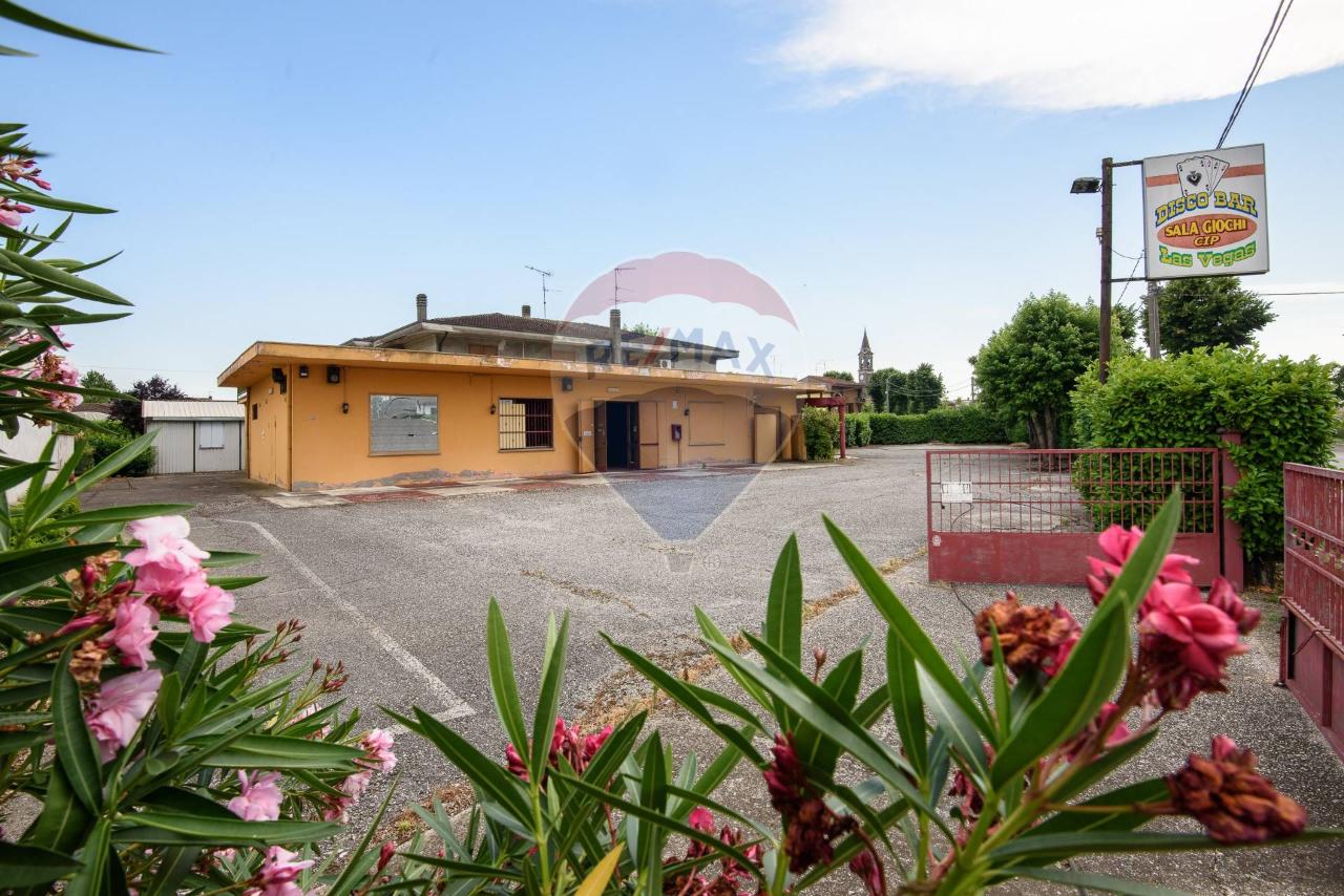 Negozio in vendita a Calvatone