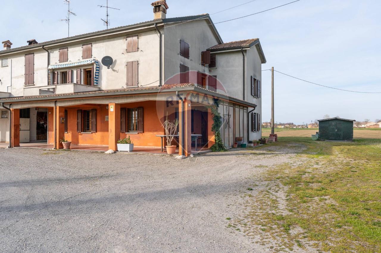 Rustico in vendita a Castelnovo Di Sotto