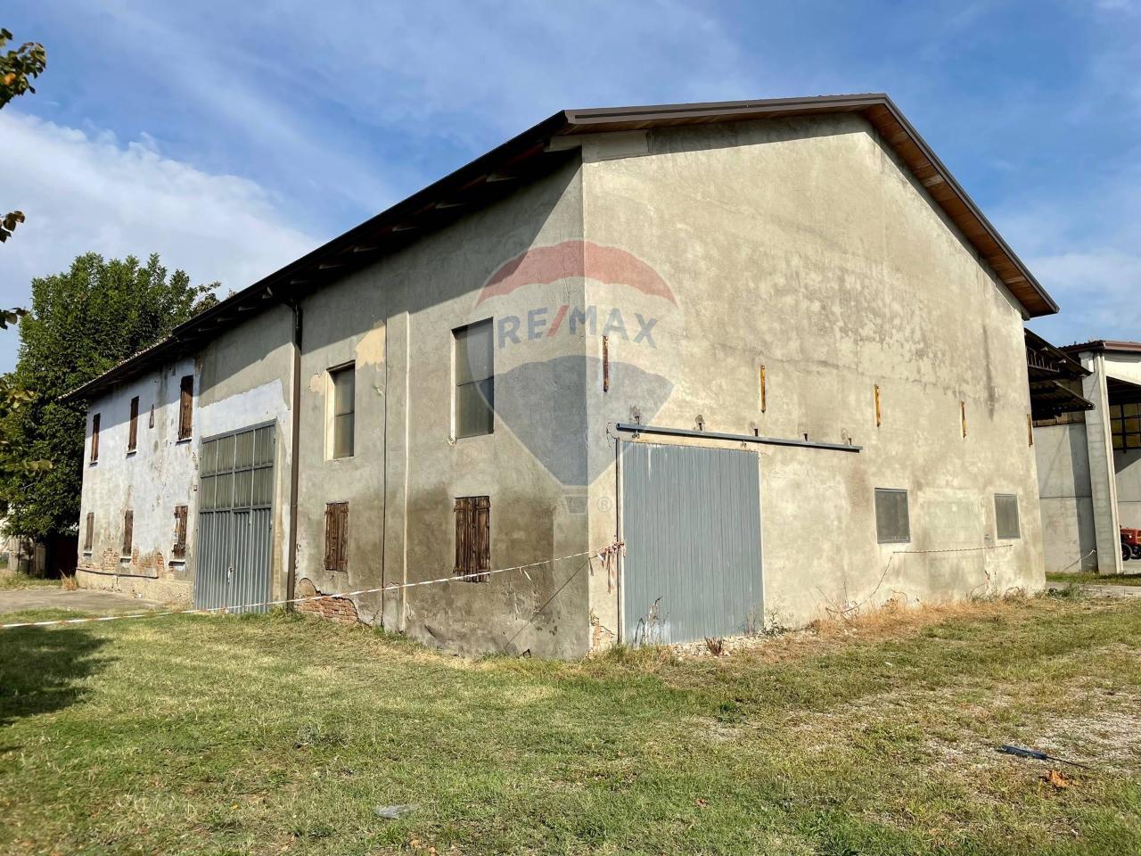 Rustico in vendita a Castelnovo Di Sotto