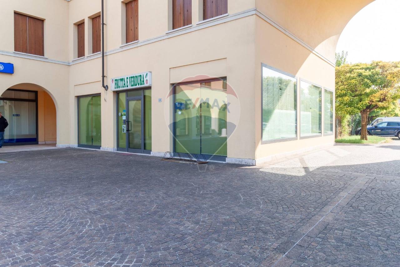 Negozio in vendita a Poviglio