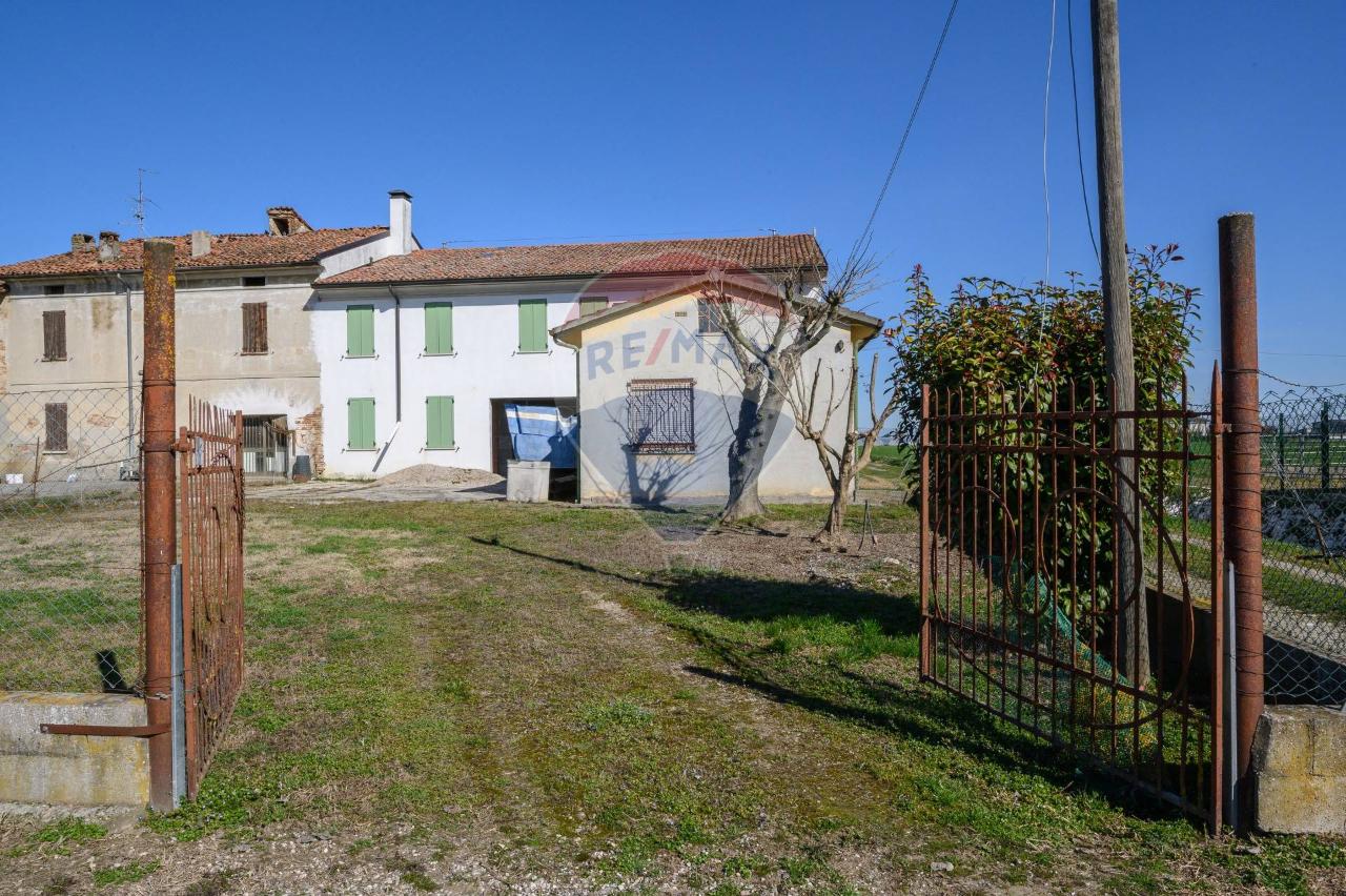 Casa indipendente in vendita a Viadana