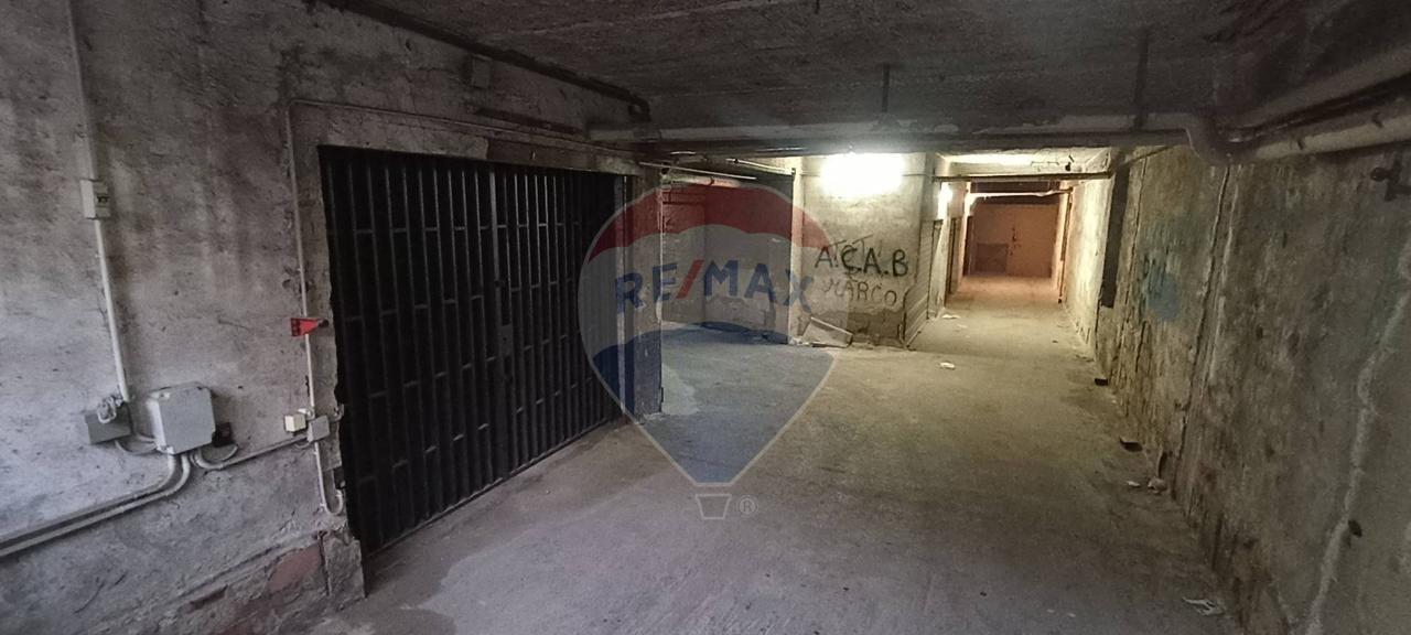 Negozio in vendita a Napoli