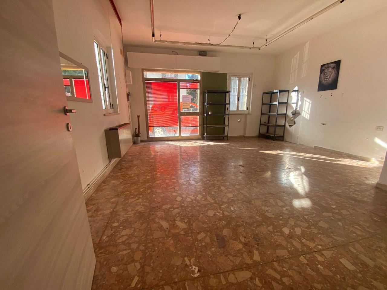 Negozio in vendita a Osimo