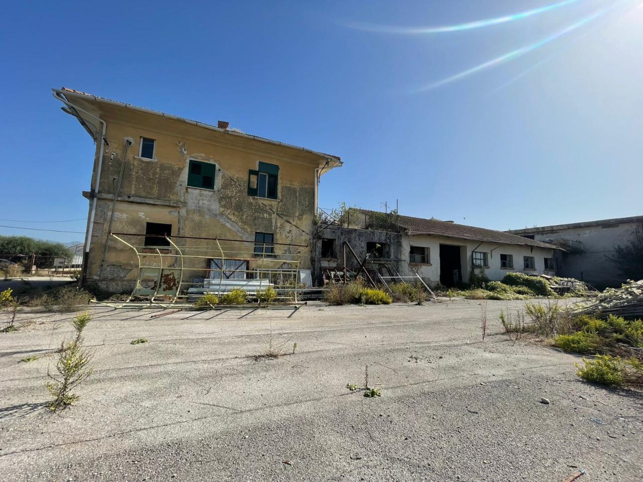 Palazzo in vendita a Battipaglia