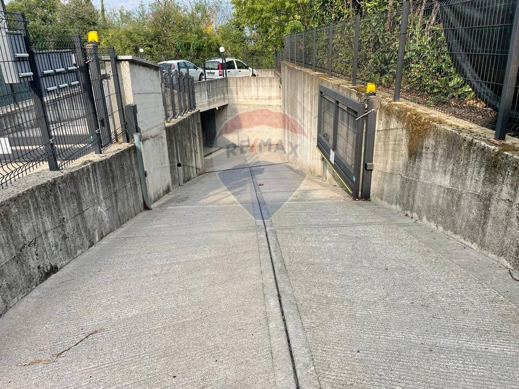 Box in vendita a Casnate Con Bernate