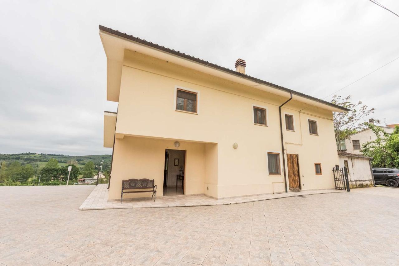 Villa unifamiliare in vendita a Loreto Aprutino