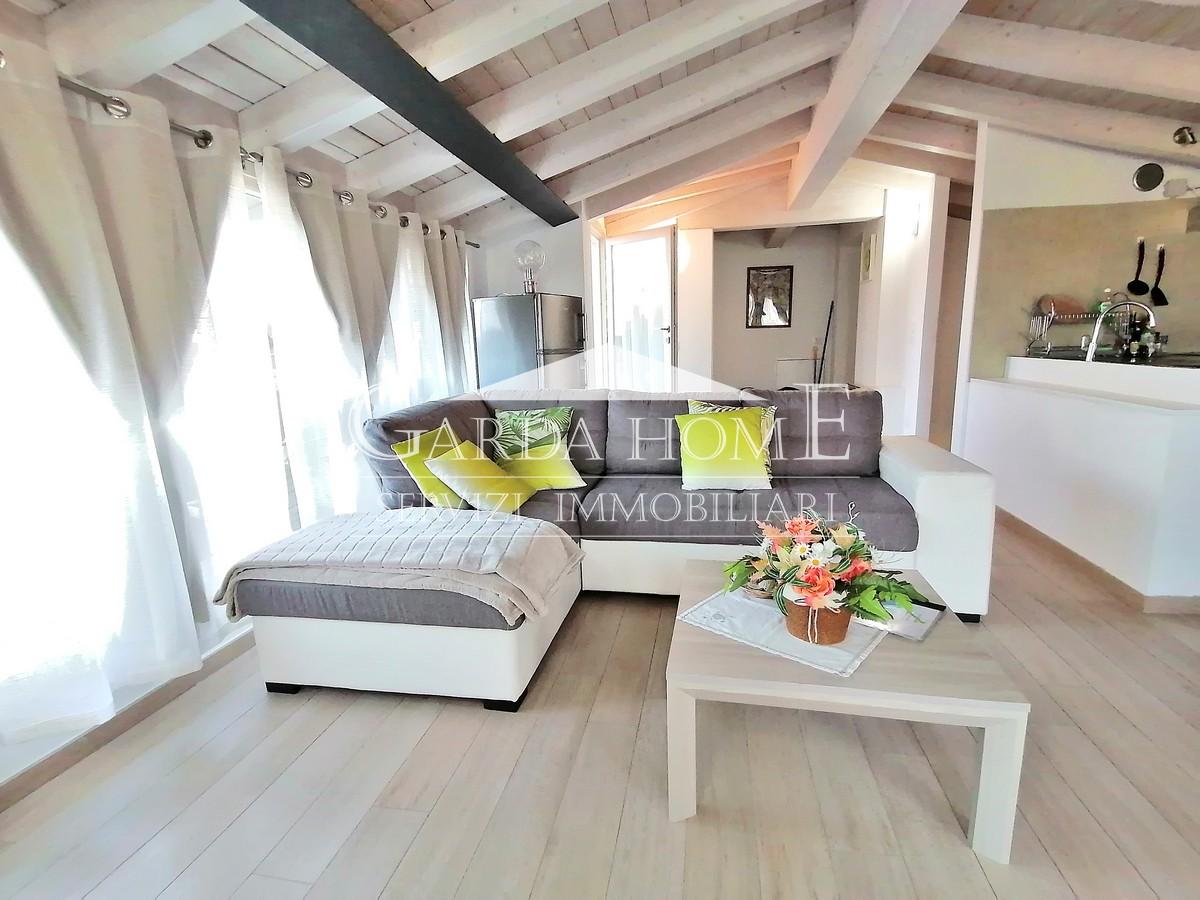 Attico in affitto a Desenzano Del Garda