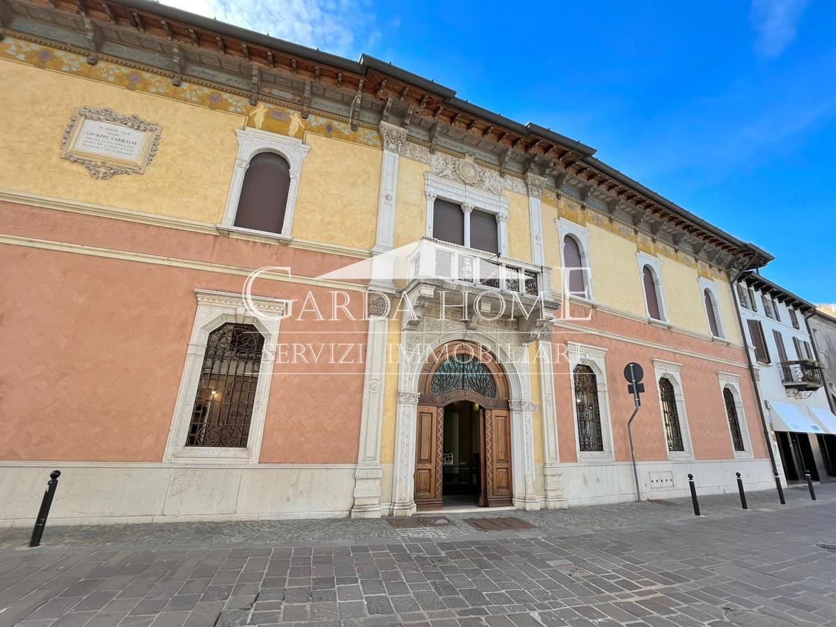 Appartamento in vendita a Desenzano Del Garda