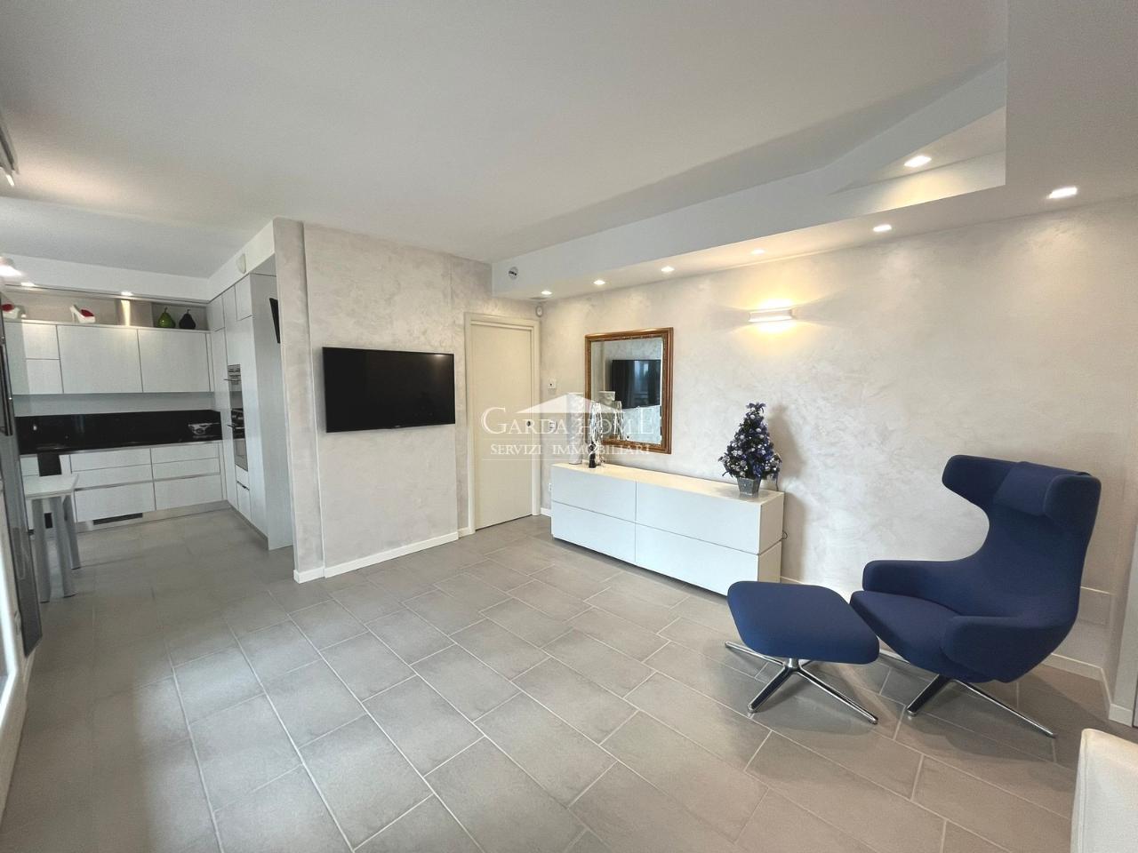 Appartamento in vendita a Desenzano Del Garda