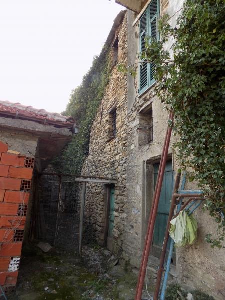 Rustico in vendita a Borgomaro