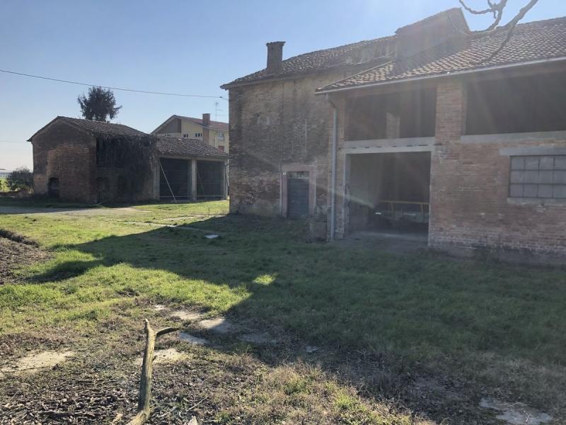 Rustico in vendita a Sissa Trecasali