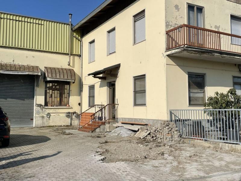 Capannone in vendita a Parma