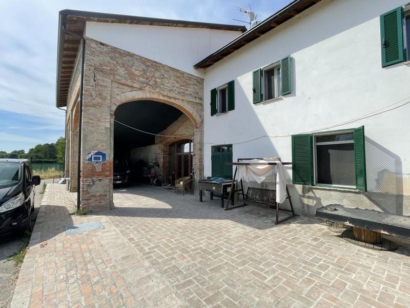 Rustico in vendita a San Secondo Parmense