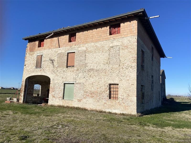 Rustico in vendita a Parma