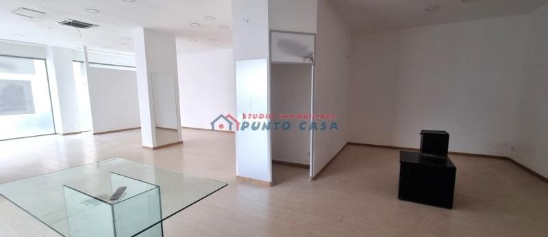 Negozio in affitto a Trapani