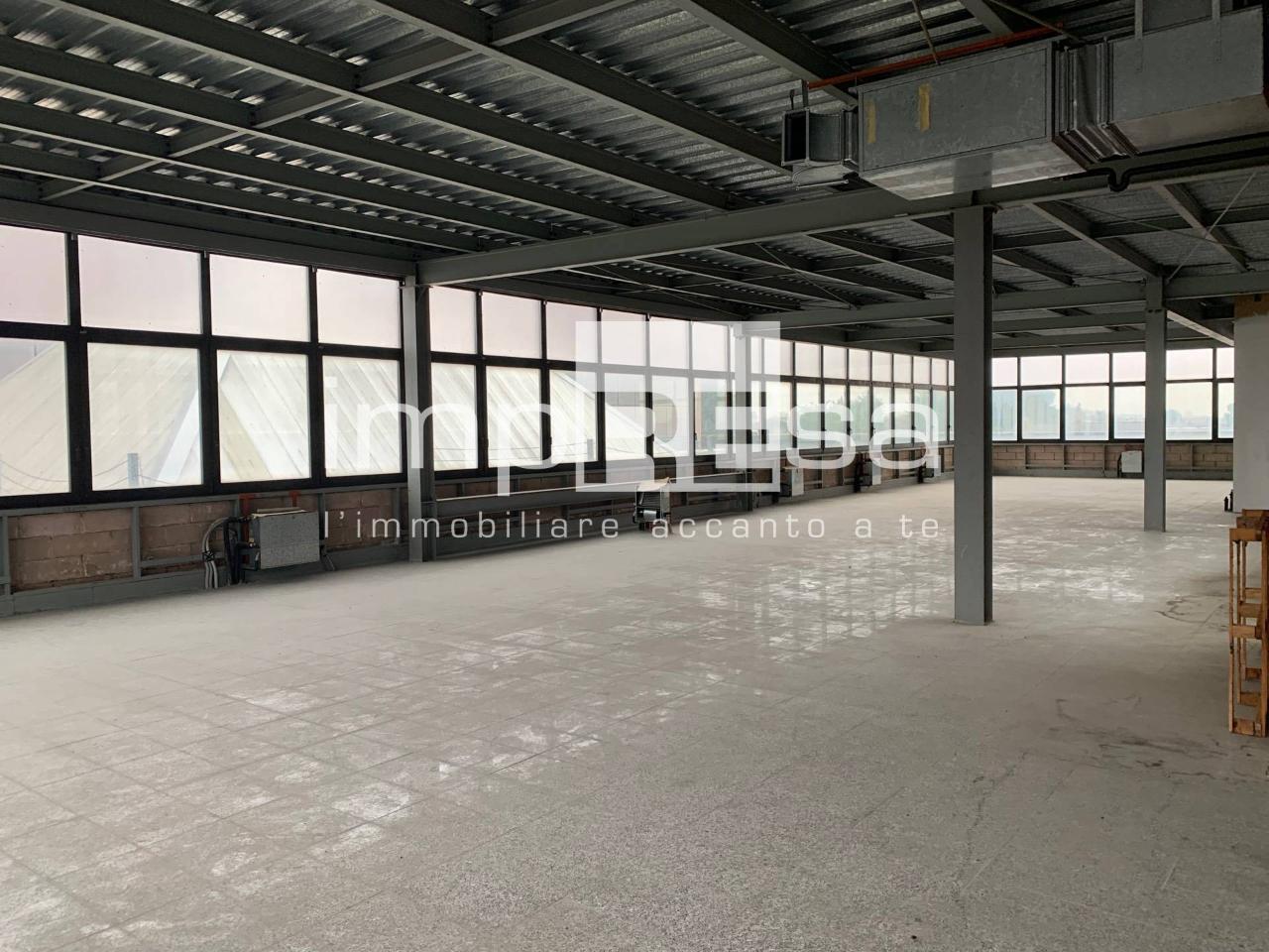 Negozio in vendita a Paese