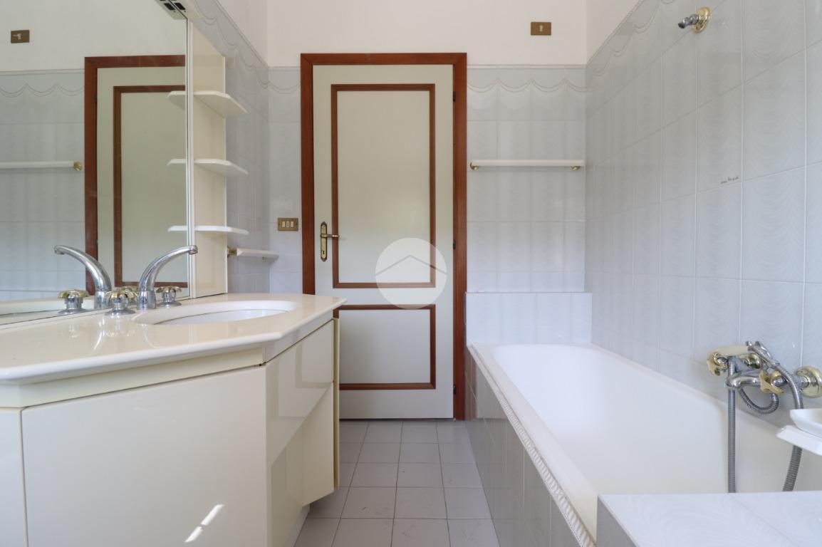 Villa in vendita a Silvi Foto-8