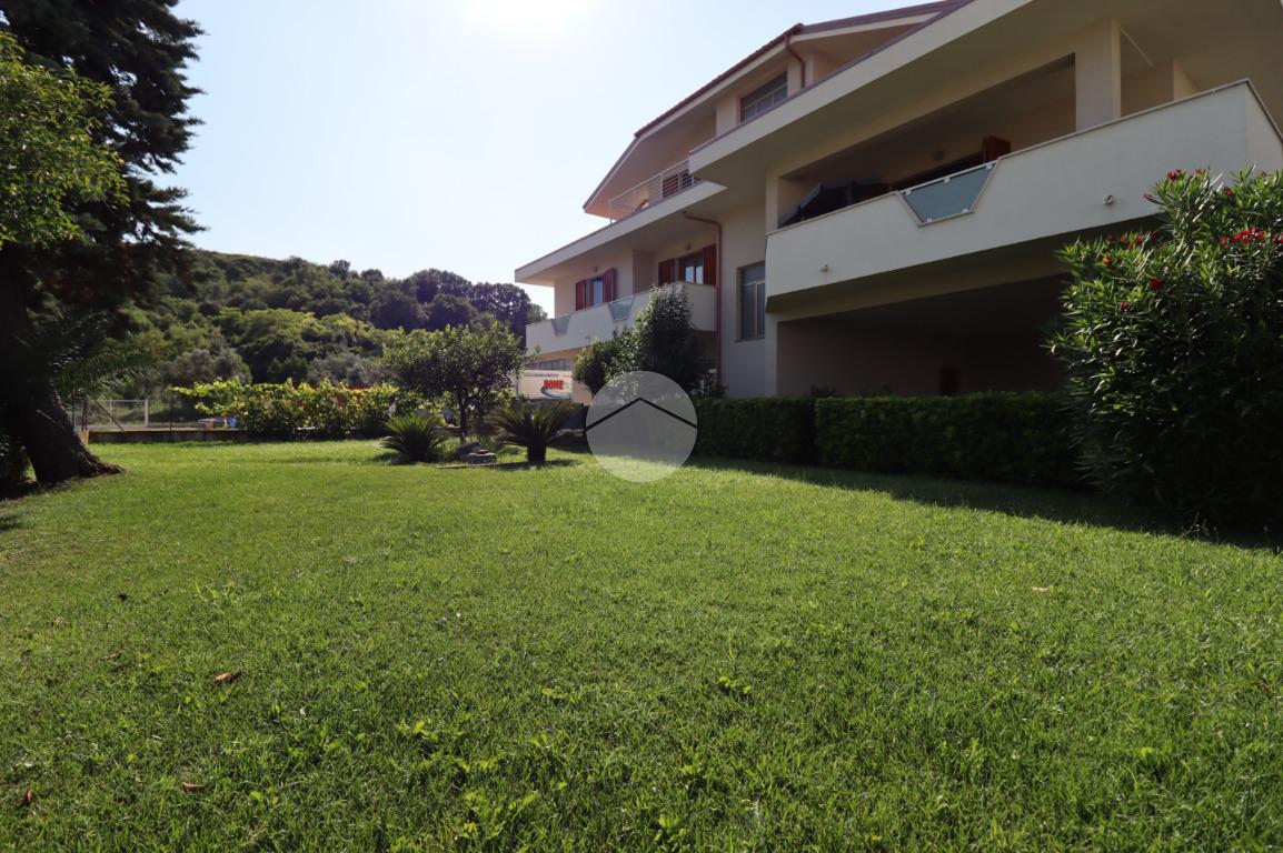 Villa in vendita a Silvi Foto-33