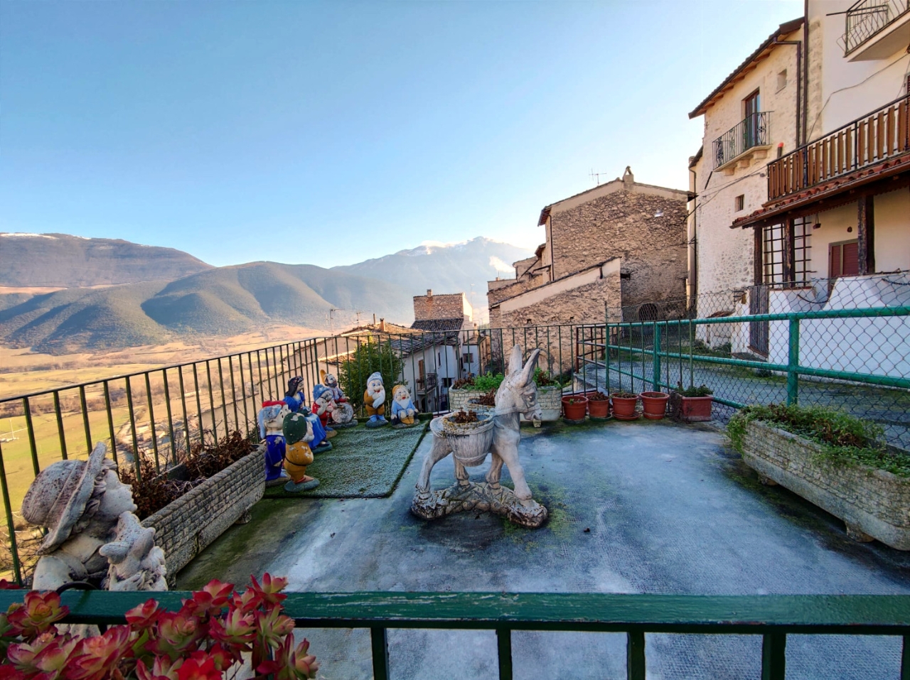 Casa indipendente in vendita a Capestrano