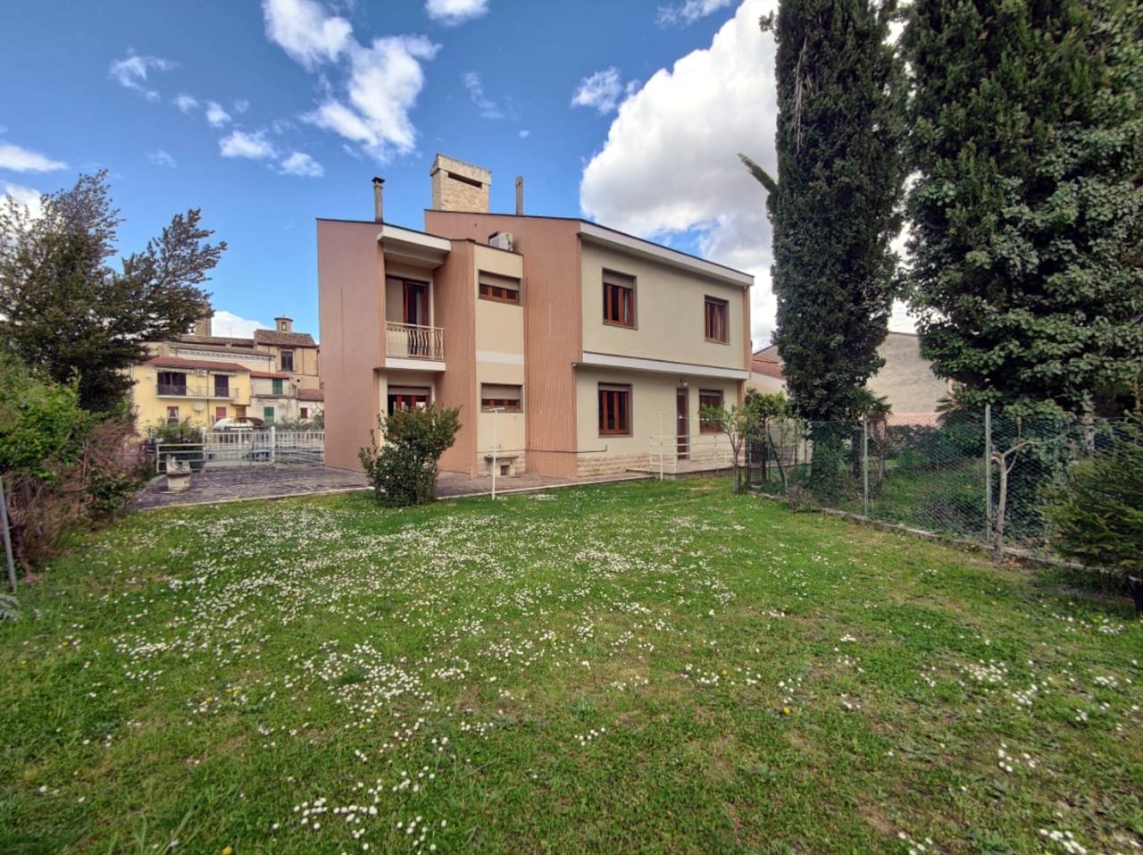 Villa in vendita a Raiano