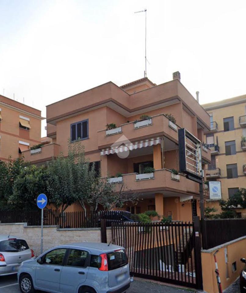 Negozio in affitto a Roma