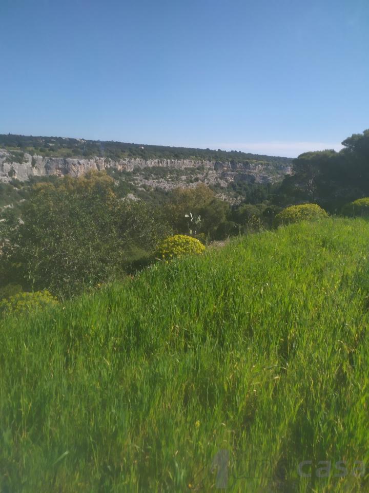 Terreno con rustico in vendita a Scicli