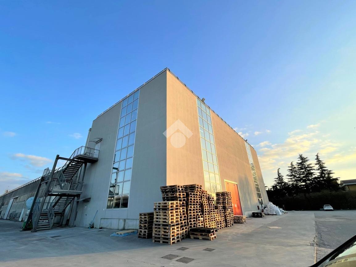 Capannone in vendita a Pontelongo