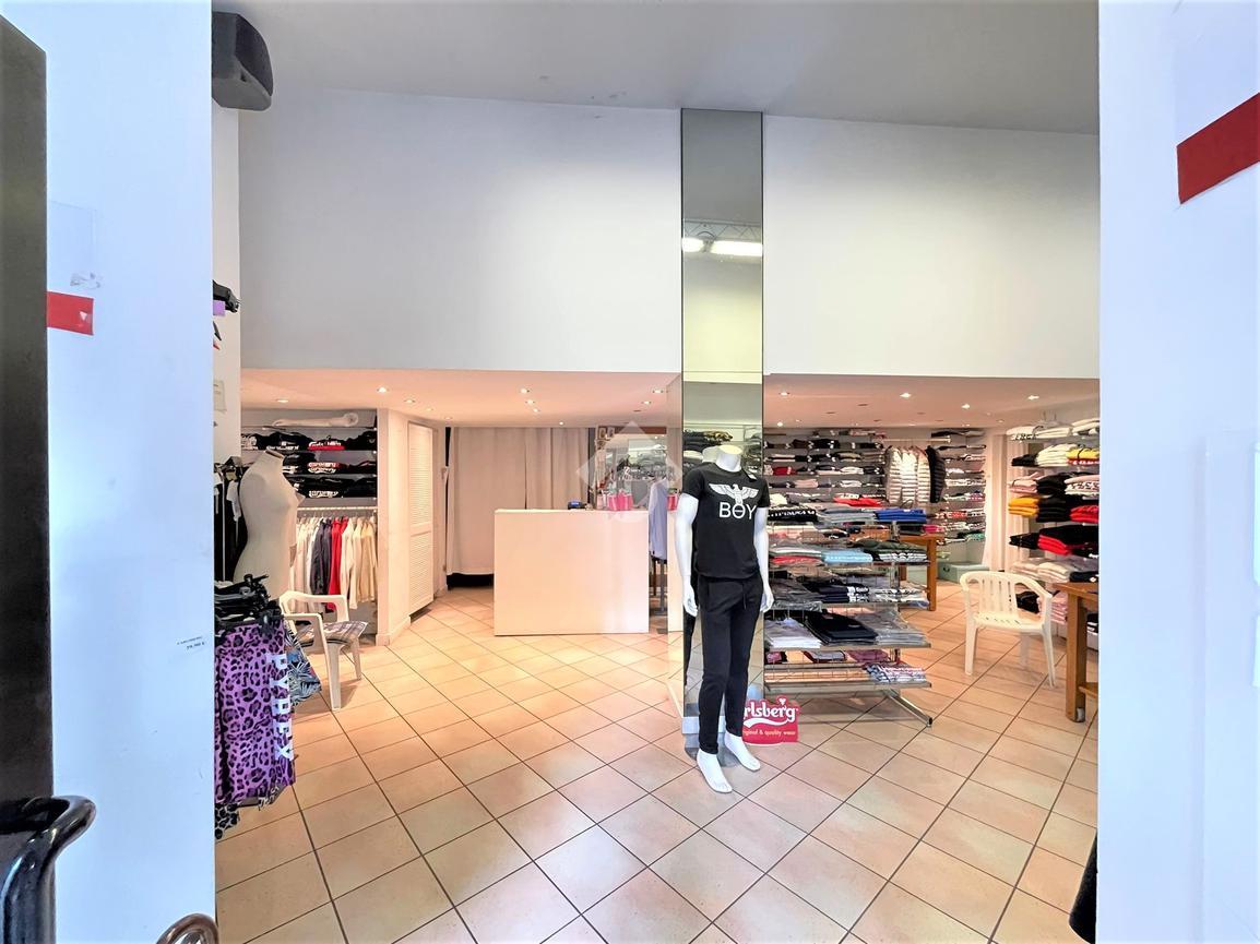 Negozio in affitto a Padova