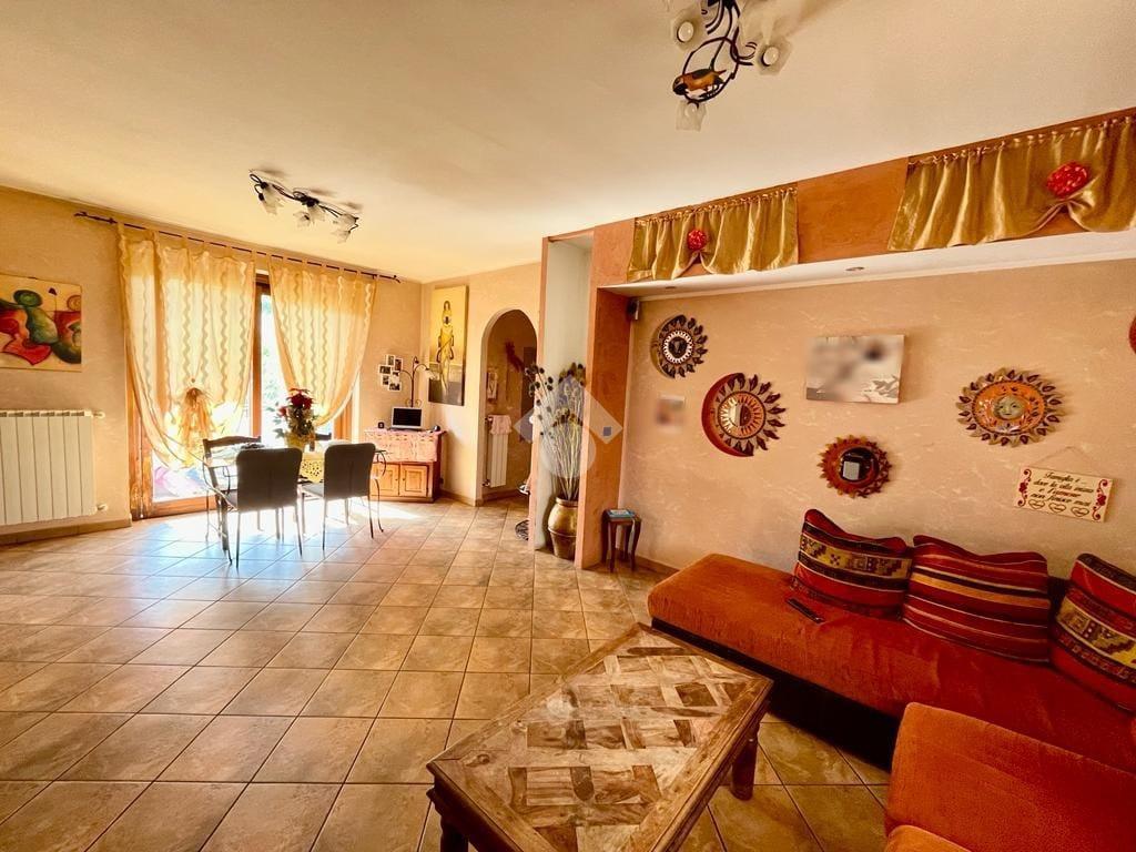 Casa indipendente in vendita a Marta