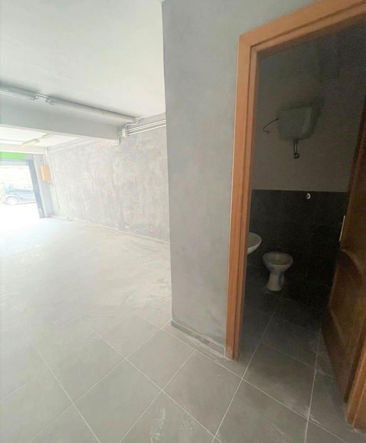 Magazzino in affitto a Casoria