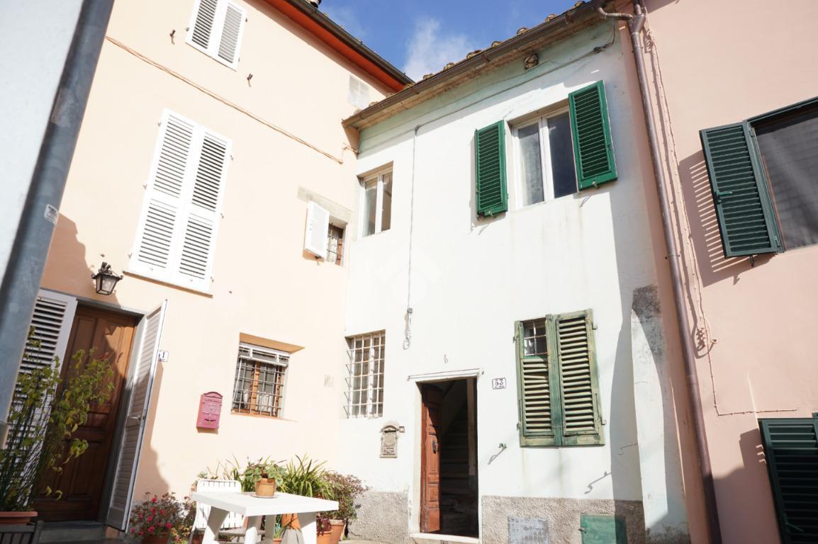 Casa indipendente in vendita a Pistoia