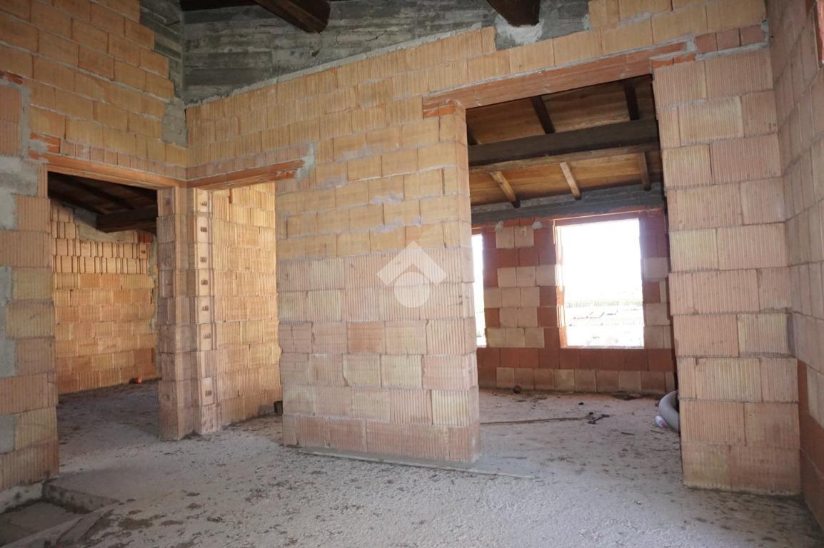 Casa indipendente in vendita a Pistoia