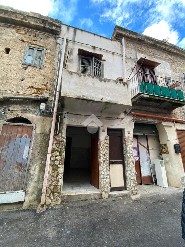 Palazzo in vendita a Palermo