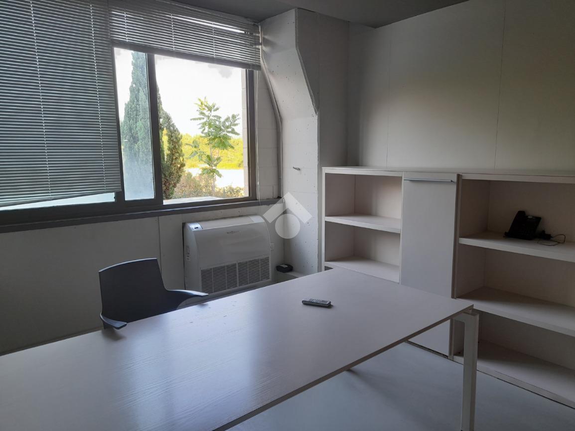 Ufficio in affitto a Gorlago