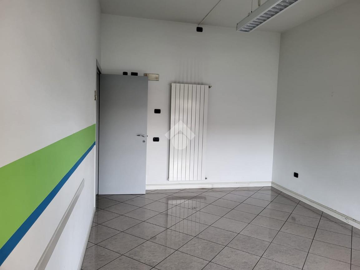 Negozio in affitto a Villongo