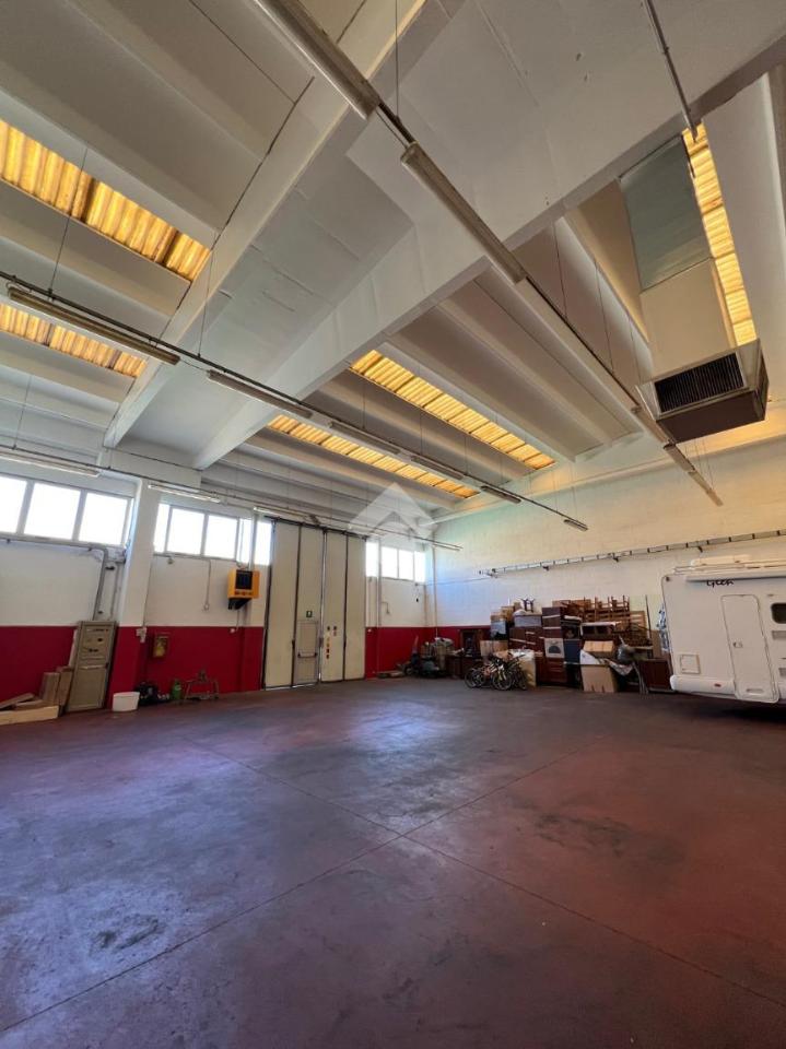 Capannone in vendita a Grumello Del Monte