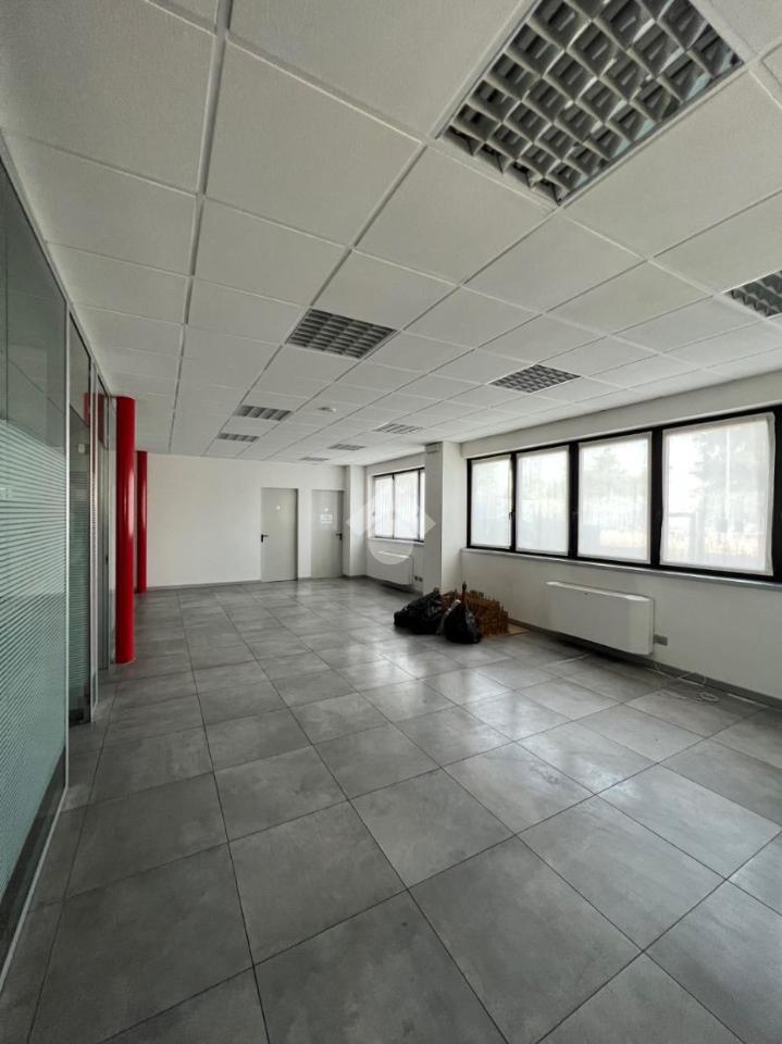 Ufficio in affitto a Bagnatica