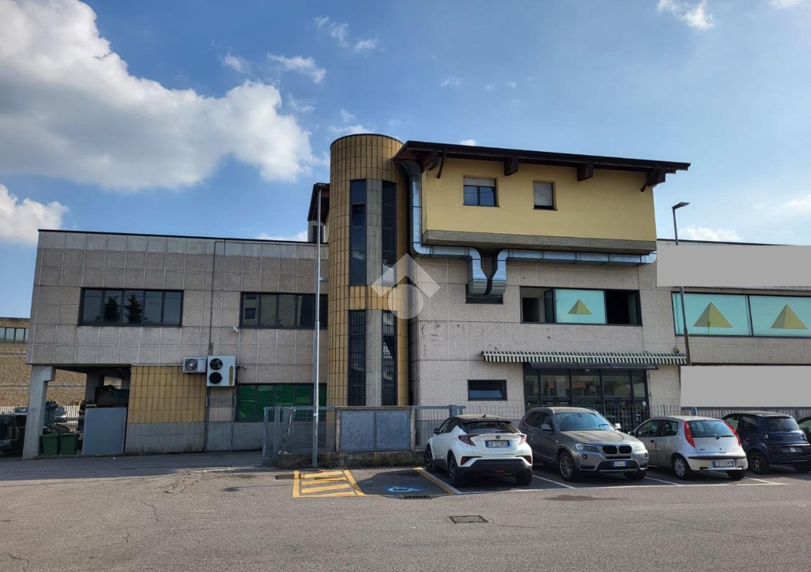 Negozio in vendita a Gorlago