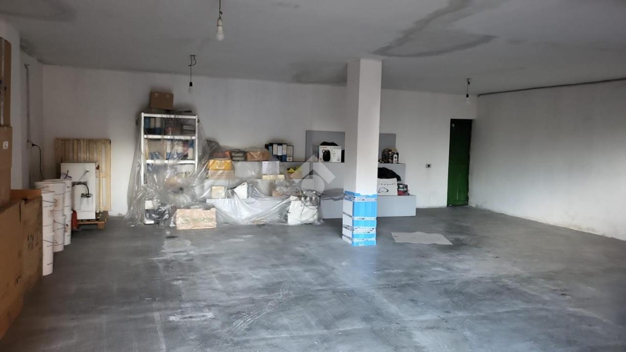 Magazzino in vendita a Villongo