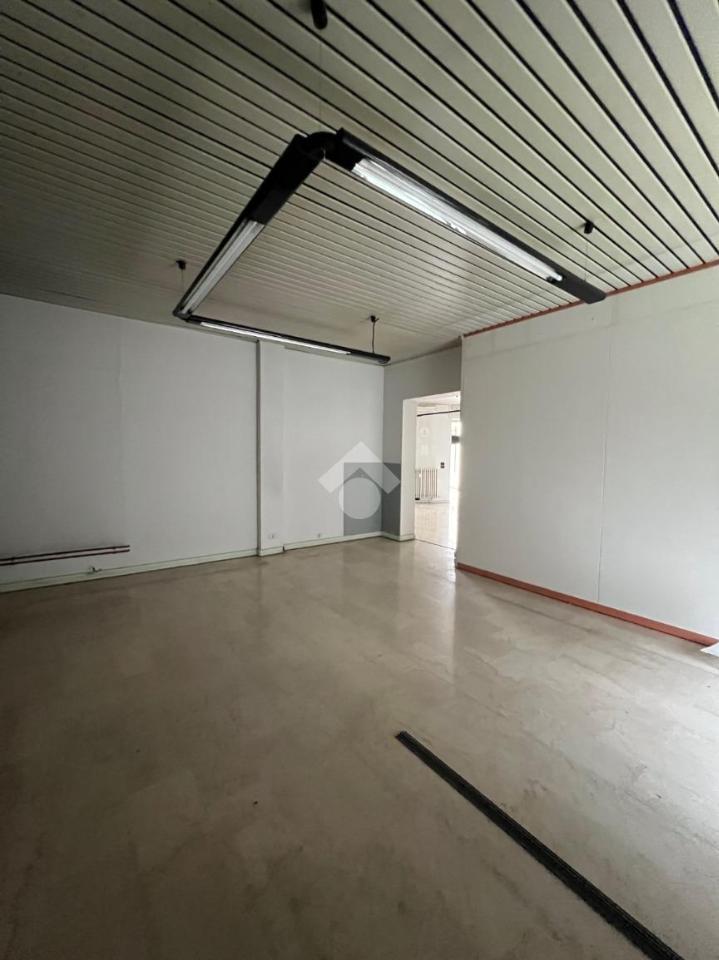 Negozio in affitto a Trescore Balneario