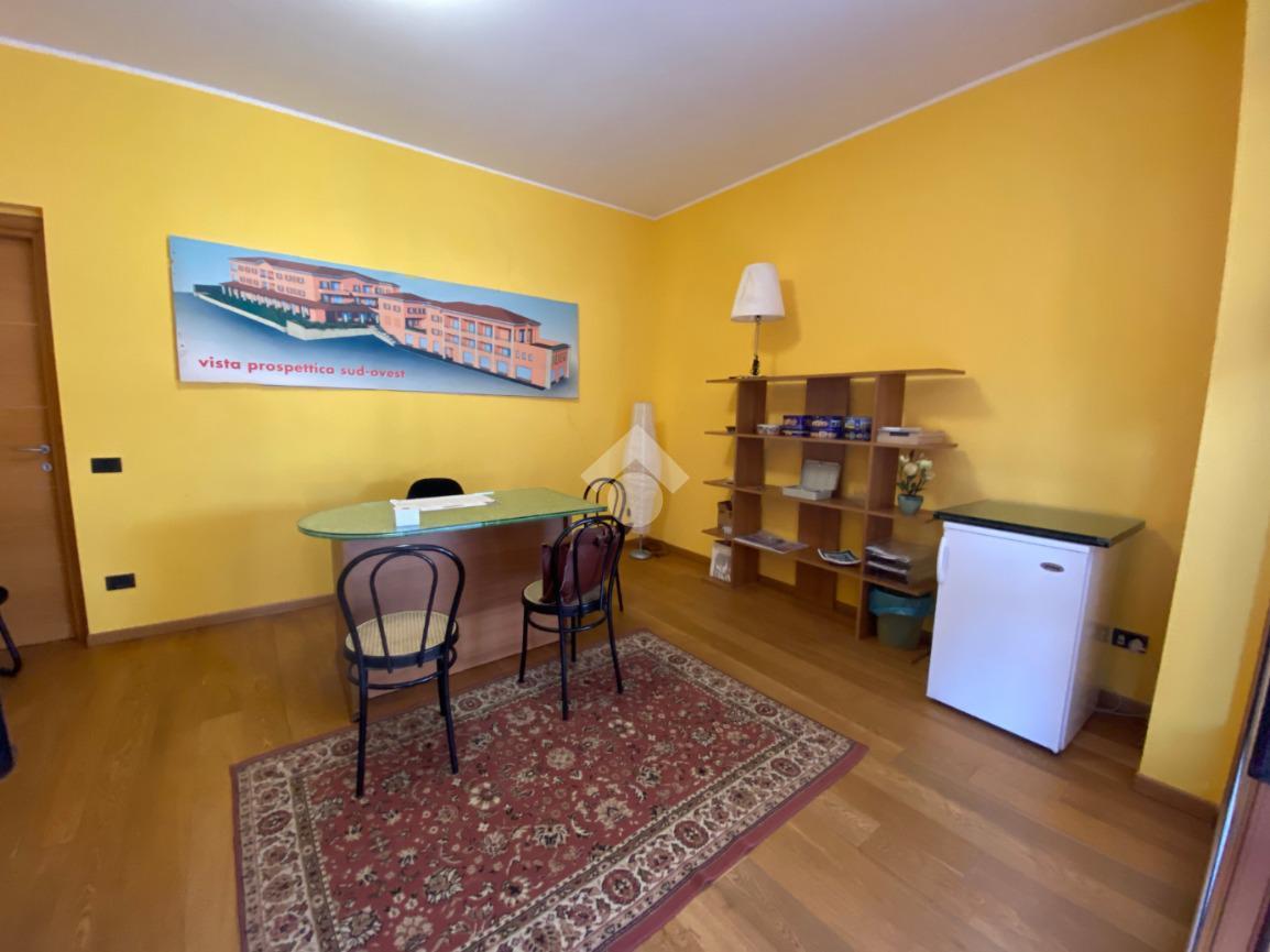 Negozio in vendita a Sarnico