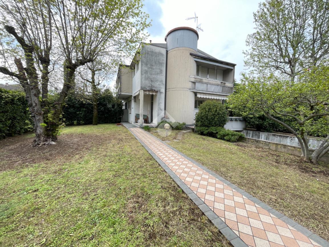 Villa in vendita a Osio Sotto