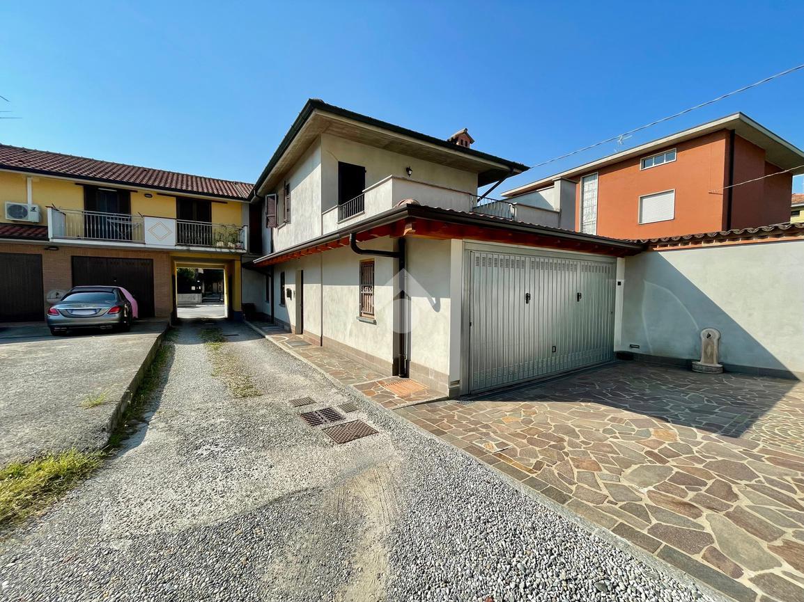 Casa indipendente in vendita a Madone