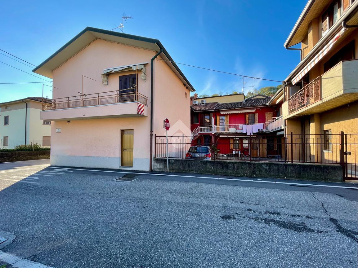 Casa indipendente in vendita a Bonate Sopra