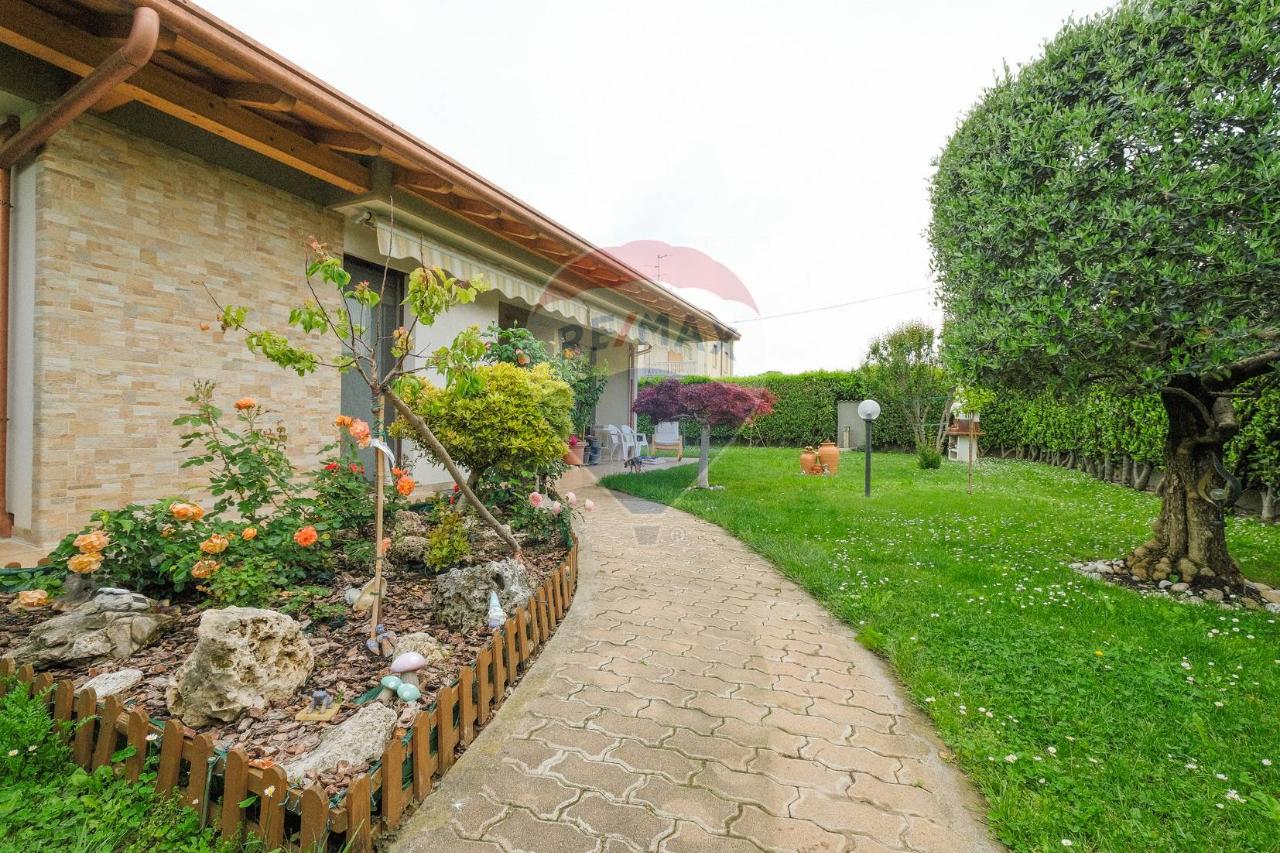 Villa in vendita a Curno