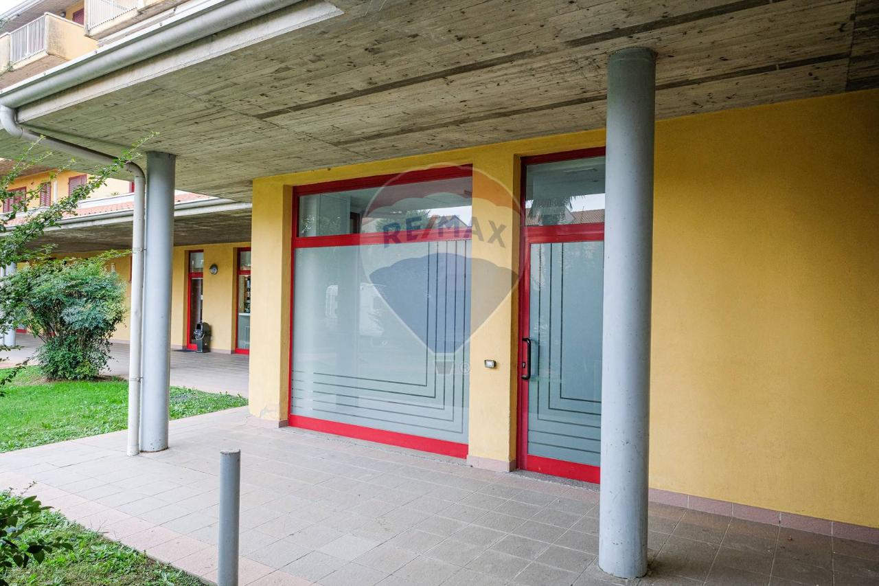 Negozio in vendita a Suisio