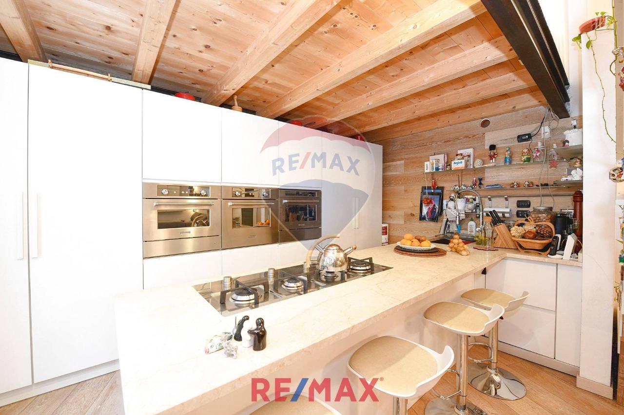 Appartamento in vendita a Desenzano Del Garda